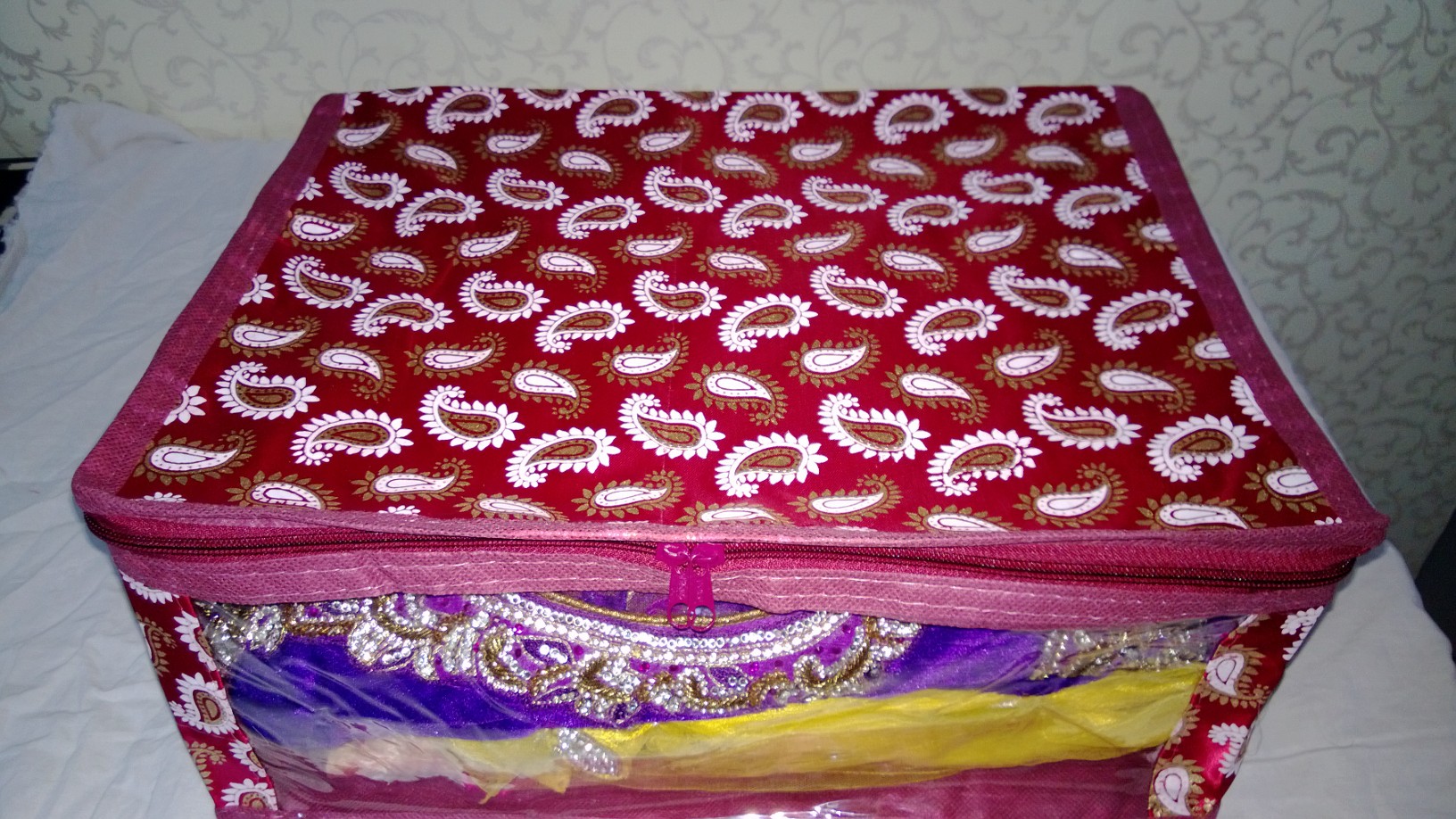 Online SAREE COVER / DRESS COVER MRP300/- 1pcs( storage . BAGS ) Prices ...
