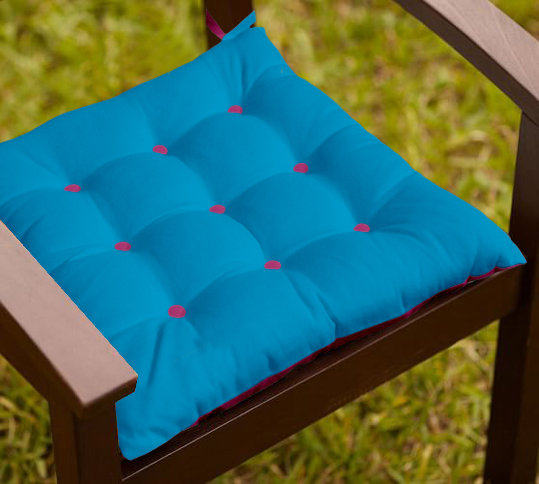 Buy Lushomes Bordeux and Bachelor Button Chair Cushion with 18 Buttons ...