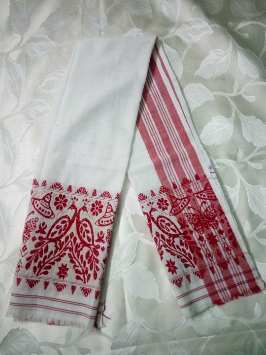 Buy Assamese Fulam Gamusa Online @ ₹270 from ShopClues