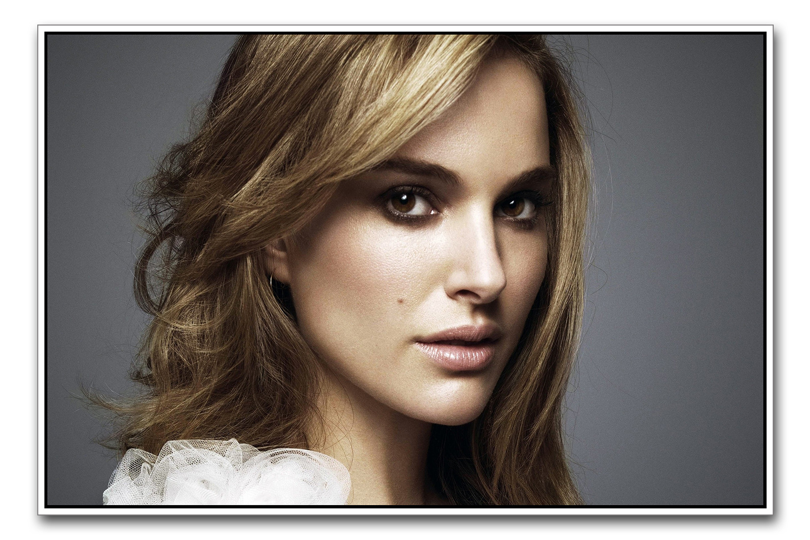 Natalie Portman Actress Poster By Artifa In India - Shopclues Online