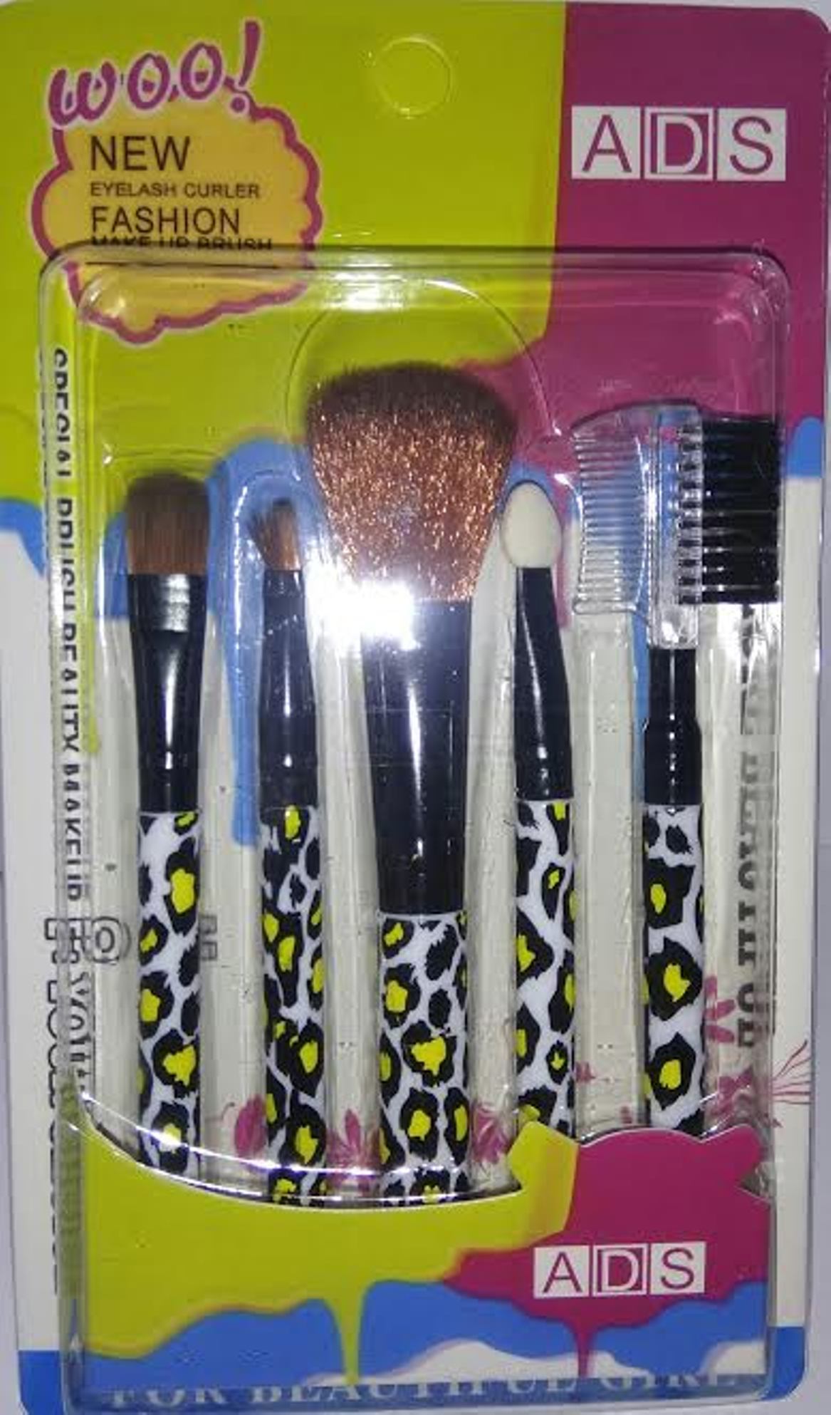 Buy ADS makeup brush Online @ ₹199 from ShopClues