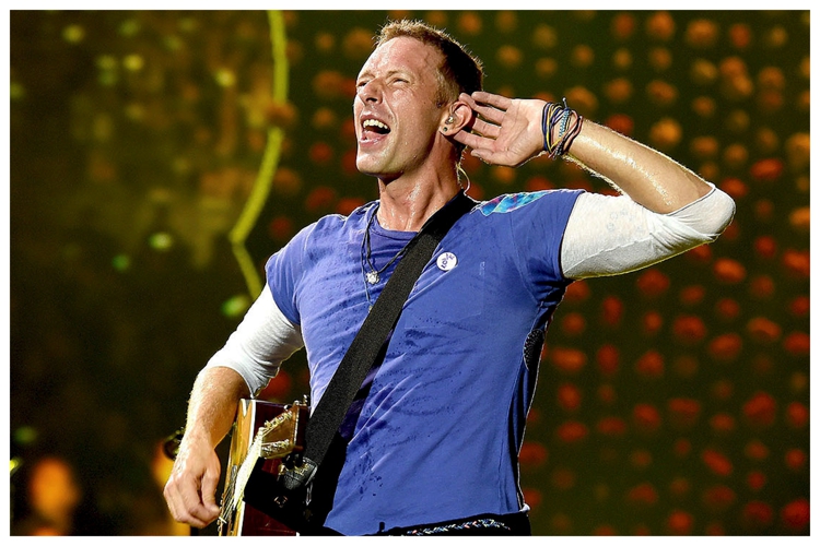 Buy Posterskart Chris Martin Coldplay Poster (12 x 18 inch) Online ...