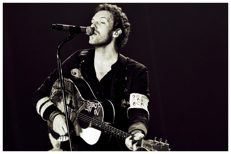 Buy Posterskart Chris Martin Coldplay Poster (12 x 18 inch) Online ...