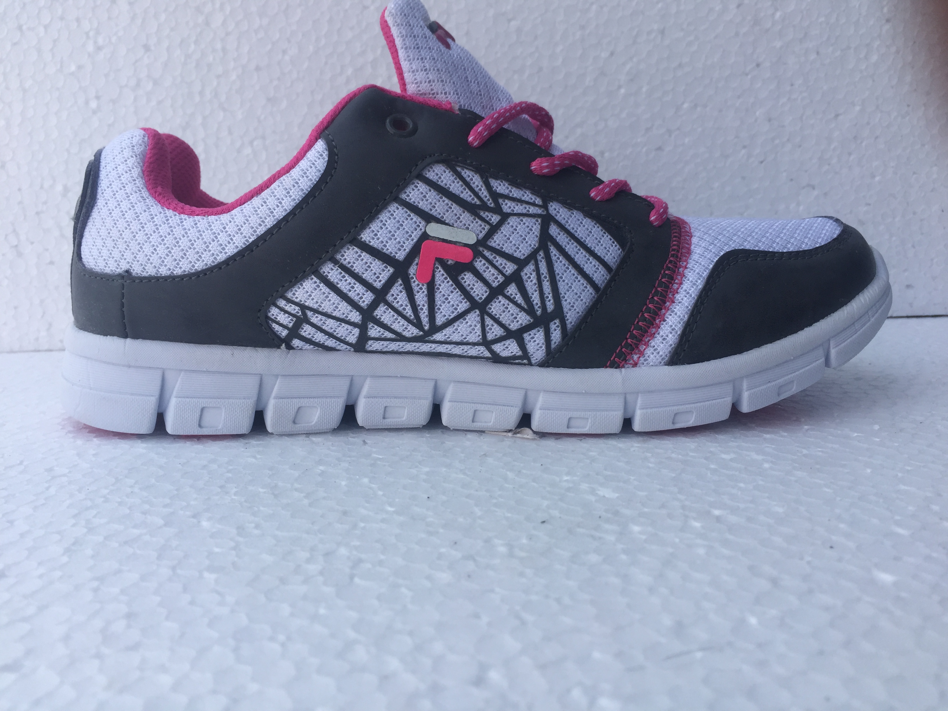 Buy FILA sport shoes for girls Online @ ₹1150 from ShopClues