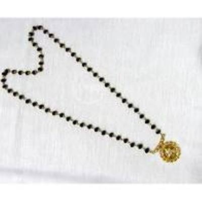 Buy Black Glass Beads Round Tilak Pendant Mangalsutra Necklace Online ...