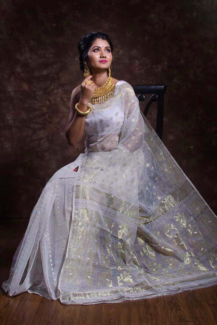 Buy White Jamdani Saree Online @ ₹2598 from ShopClues