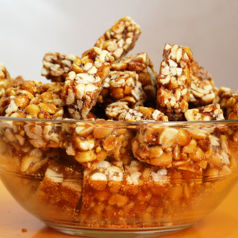 Buy KPN Kovilpatti Kadalai Mittai (Groundnut Chikki Candy) Pack of 4 x ...